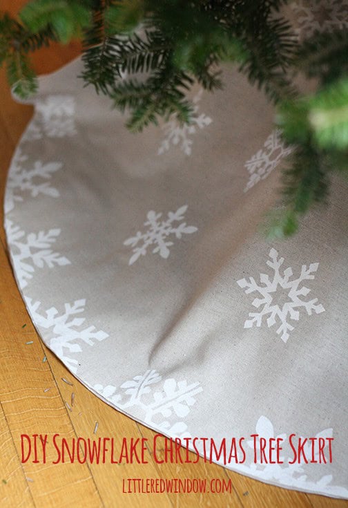 37 Unique DIY Christmas Tree Skirt Designs for Festive Decor