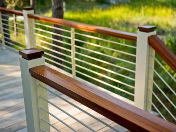 28 Creative DIY Deck Railing Designs for a Unique Look