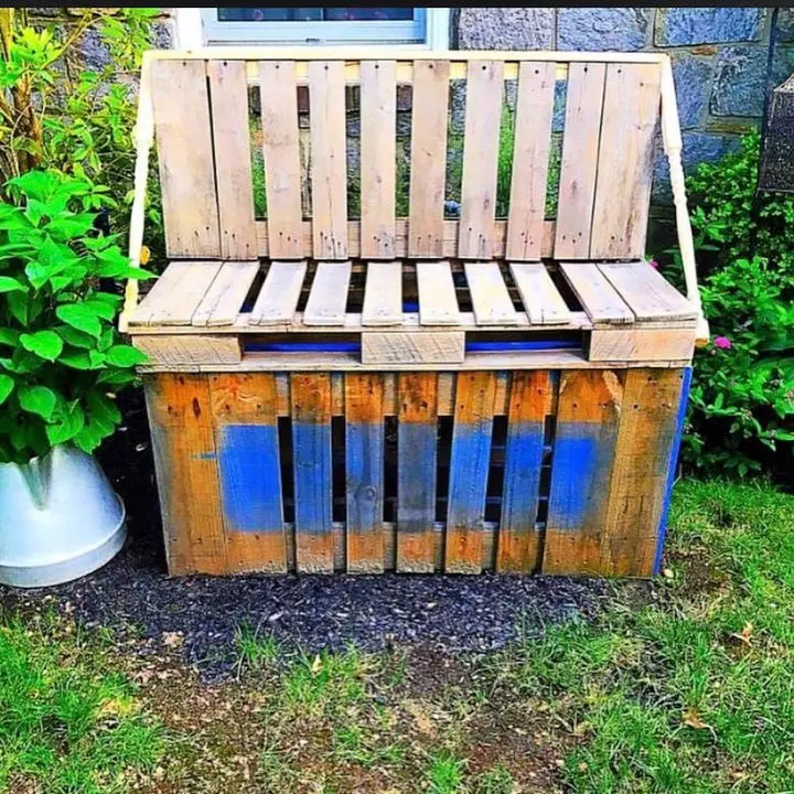 35 Creative DIY Wood Pallet Bench Ideas & Blueprints