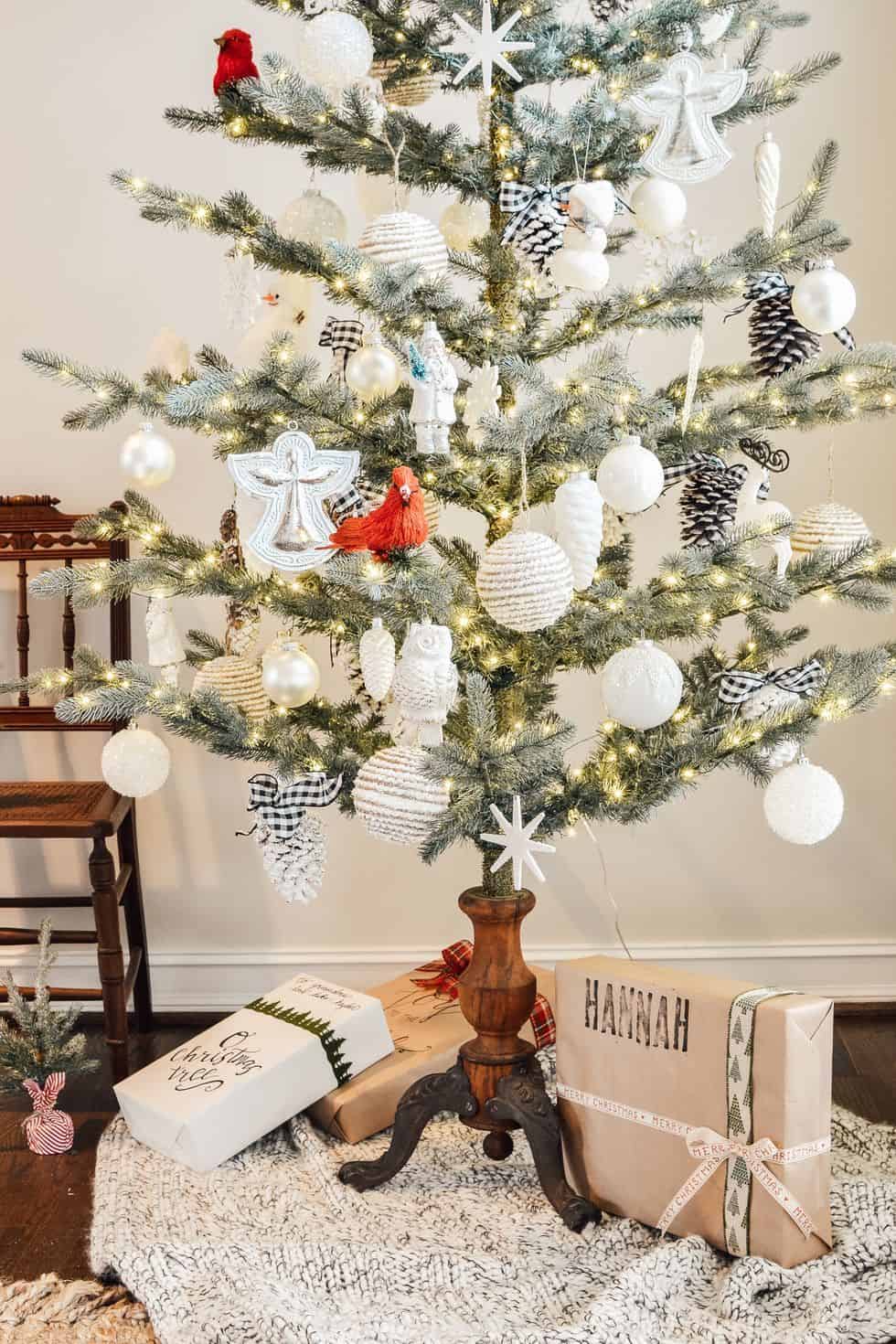 19 DIY Christmas Tree Stand Ideas
