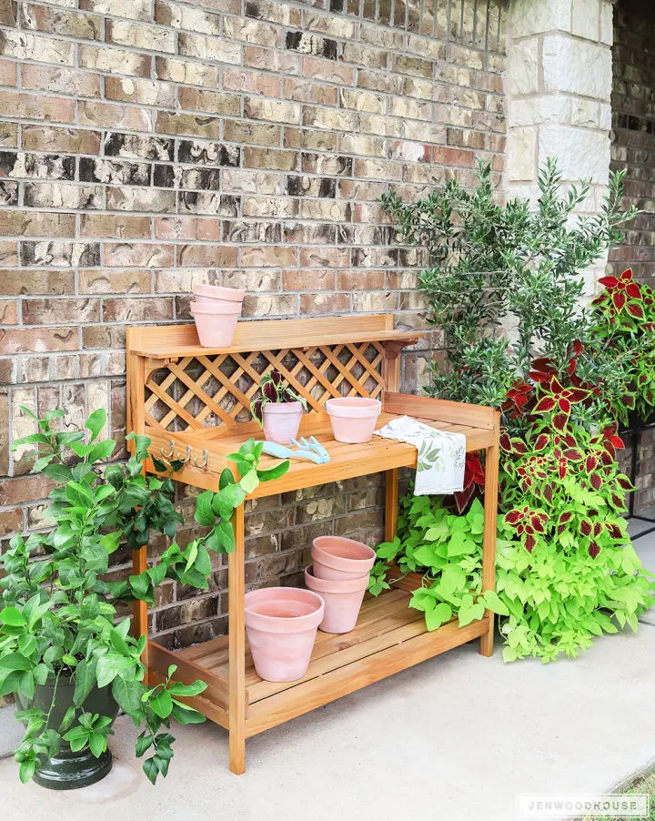 23 Practical DIY Potting Bench Plans for Your Garden Projects