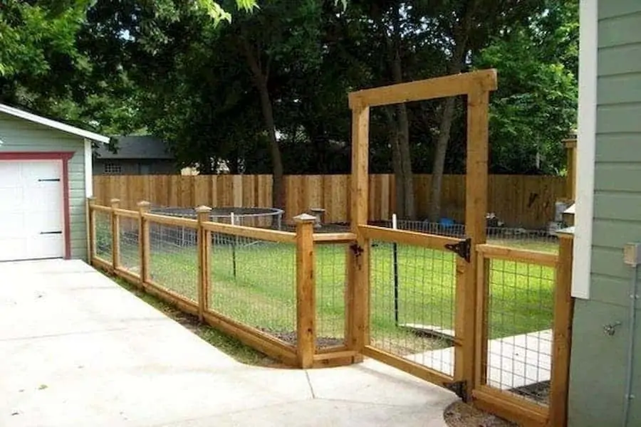 14 Creative DIY Dog Fence Ideas for Every Yard