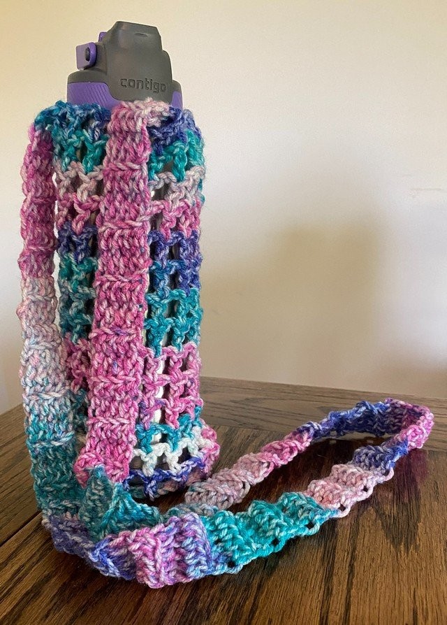 22 Practical Crochet Water Bottle Holder Patterns