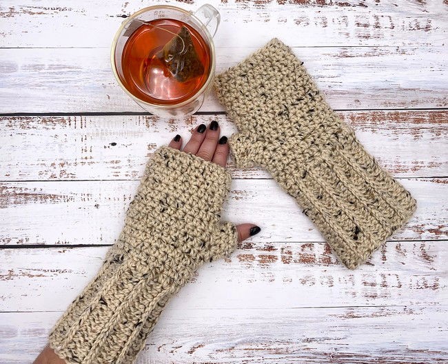 30+ Crochet Fingerless Gloves Designs for Functional Fashion