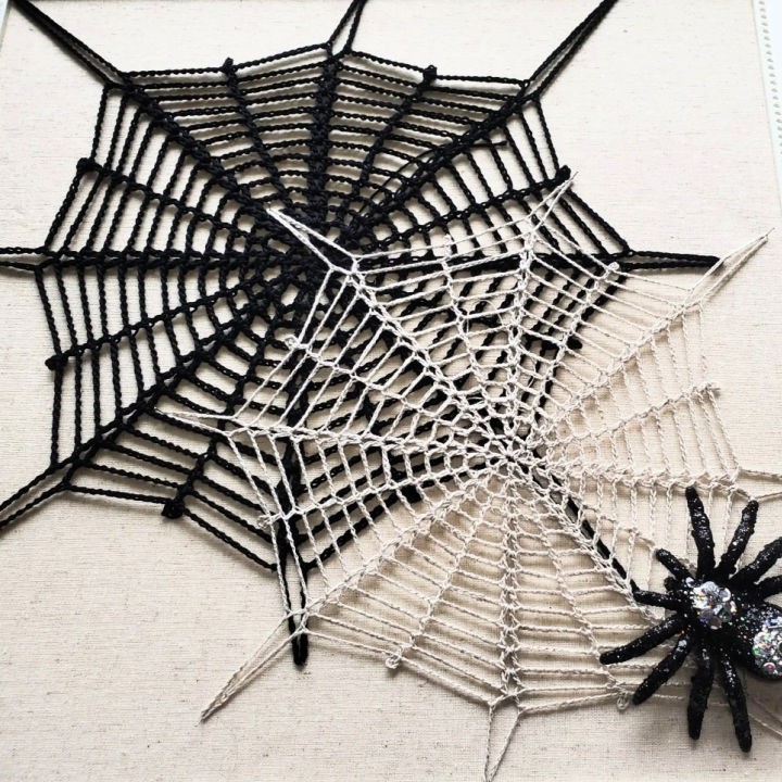 15 Crochet Spider Web Patterns for Halloween Decor