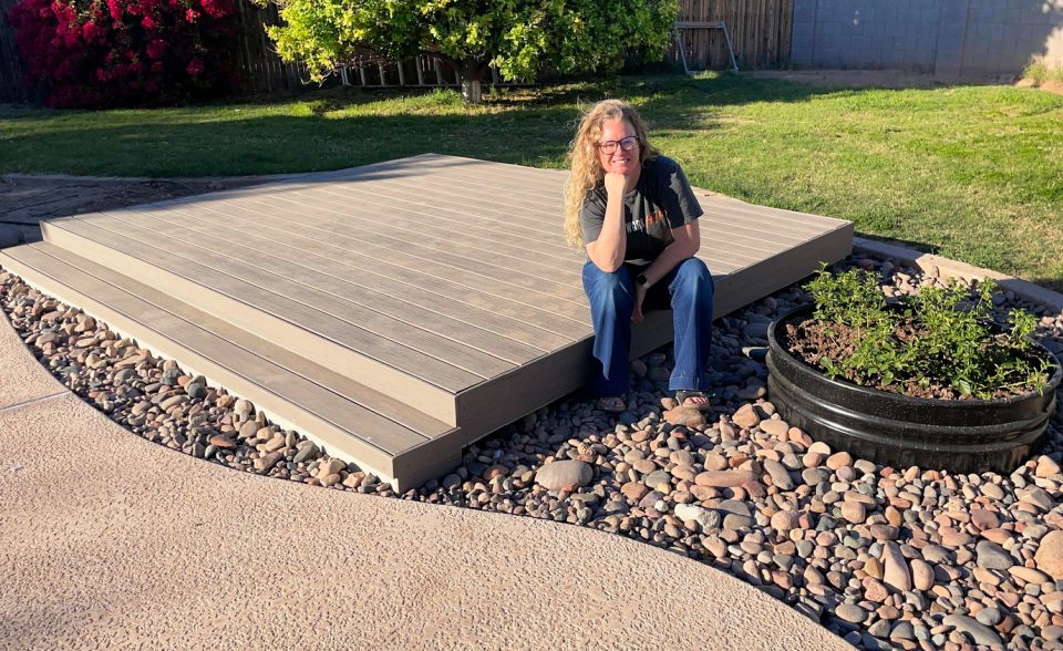 25 Innovative DIY Floating Deck Ideas for Backyard Bliss