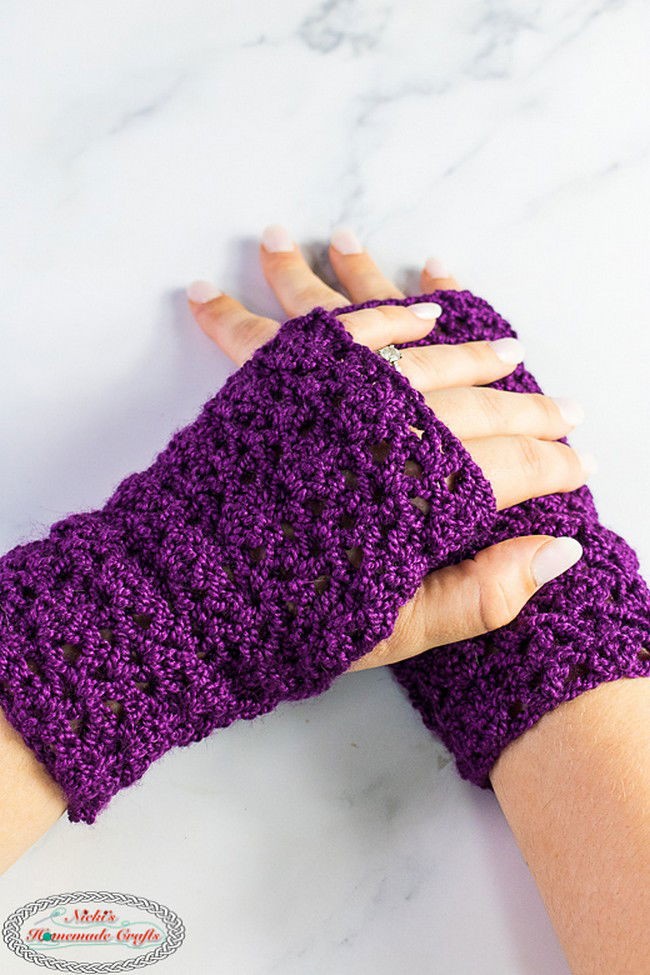 30+ Crochet Fingerless Gloves Designs for Functional Fashion