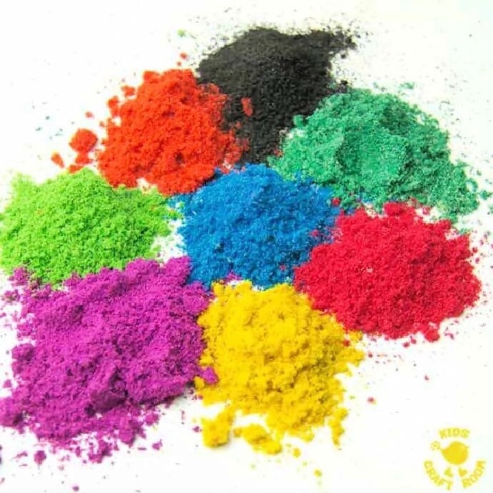 15 Fun Ways to Use DIY Colored Sand in Your Decor