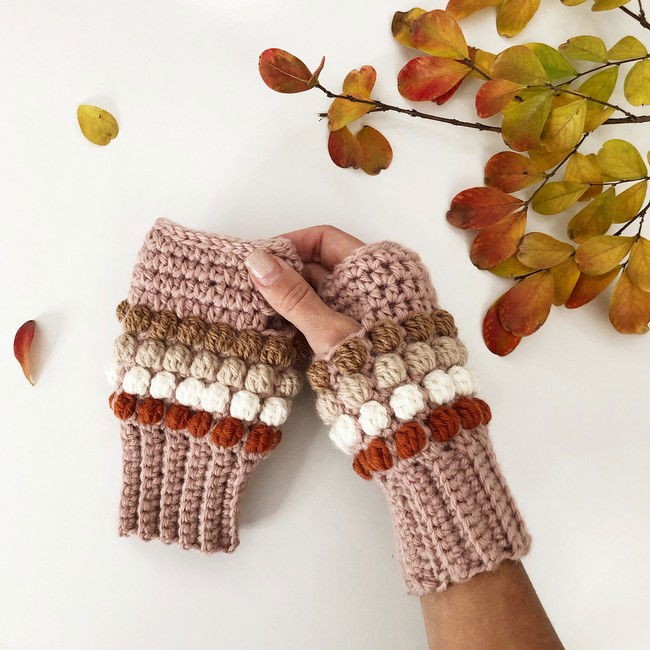 30+ Crochet Fingerless Gloves Designs for Functional Fashion