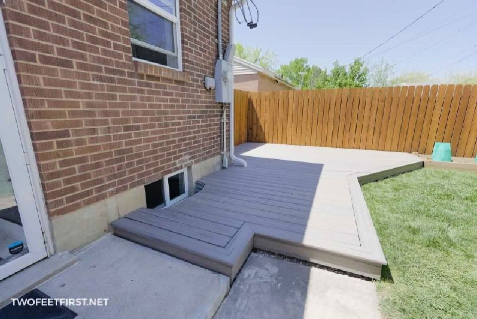 25 Innovative DIY Floating Deck Ideas for Backyard Bliss