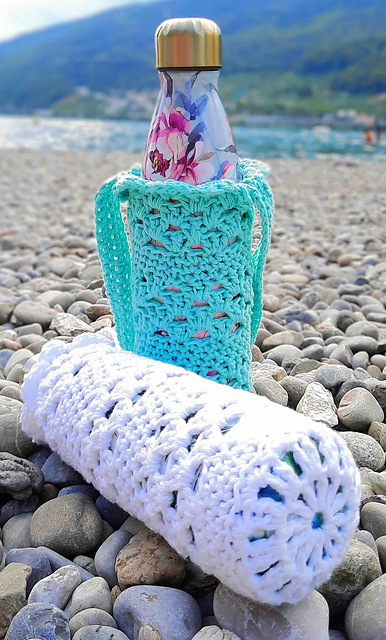22 Practical Crochet Water Bottle Holder Patterns