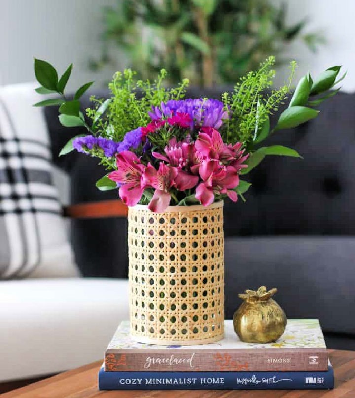 25 Creative DIY Vase Ideas to Enhance Your Home Decor