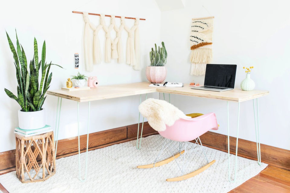 15 Practical DIY Plywood Desk Plans for a Custom Workspace
