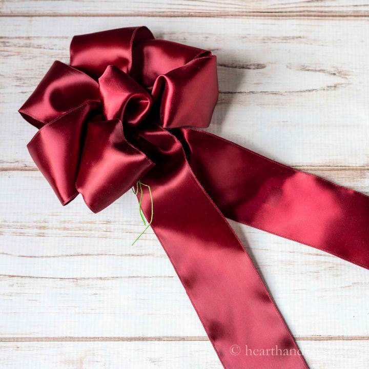 15 DIY Ribbon Bow Ideas for Crafting and Gift Wrapping