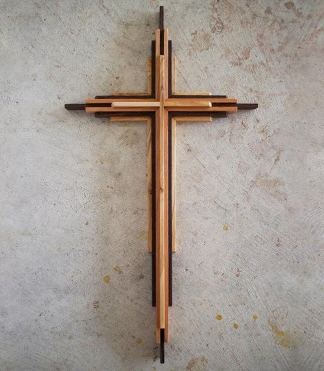 20+ DIY Wood Cross Ideas for Rustic Home Decor