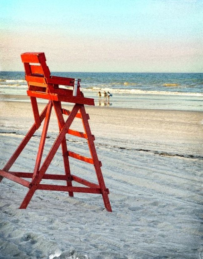 12 DIY Lifeguard Chair Plans for Safe and Elevated Seating
