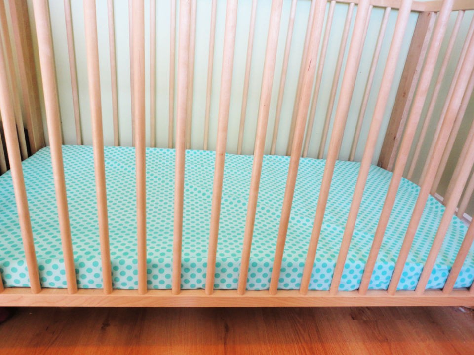 25 Creative Crib Sheet Designs to Personalize Your Nursery